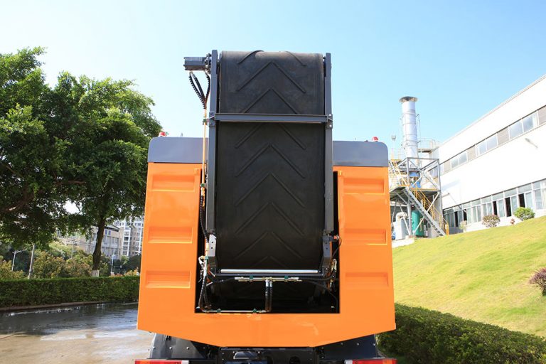 Let’s crush them! – FULONGMA waste crush truck